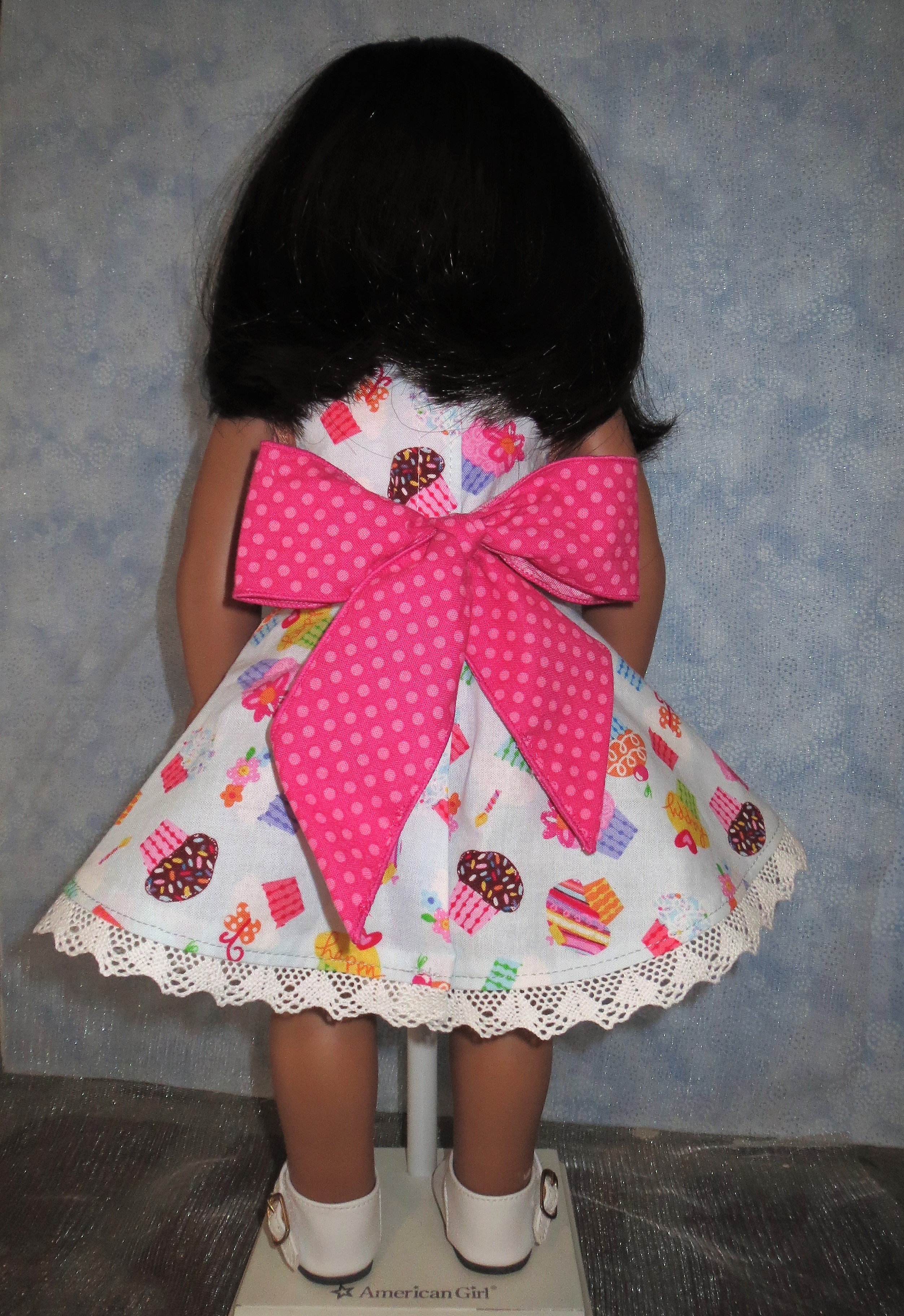 Tutorial – Tying a Sash Bow – Janie Carroll Designs Blog